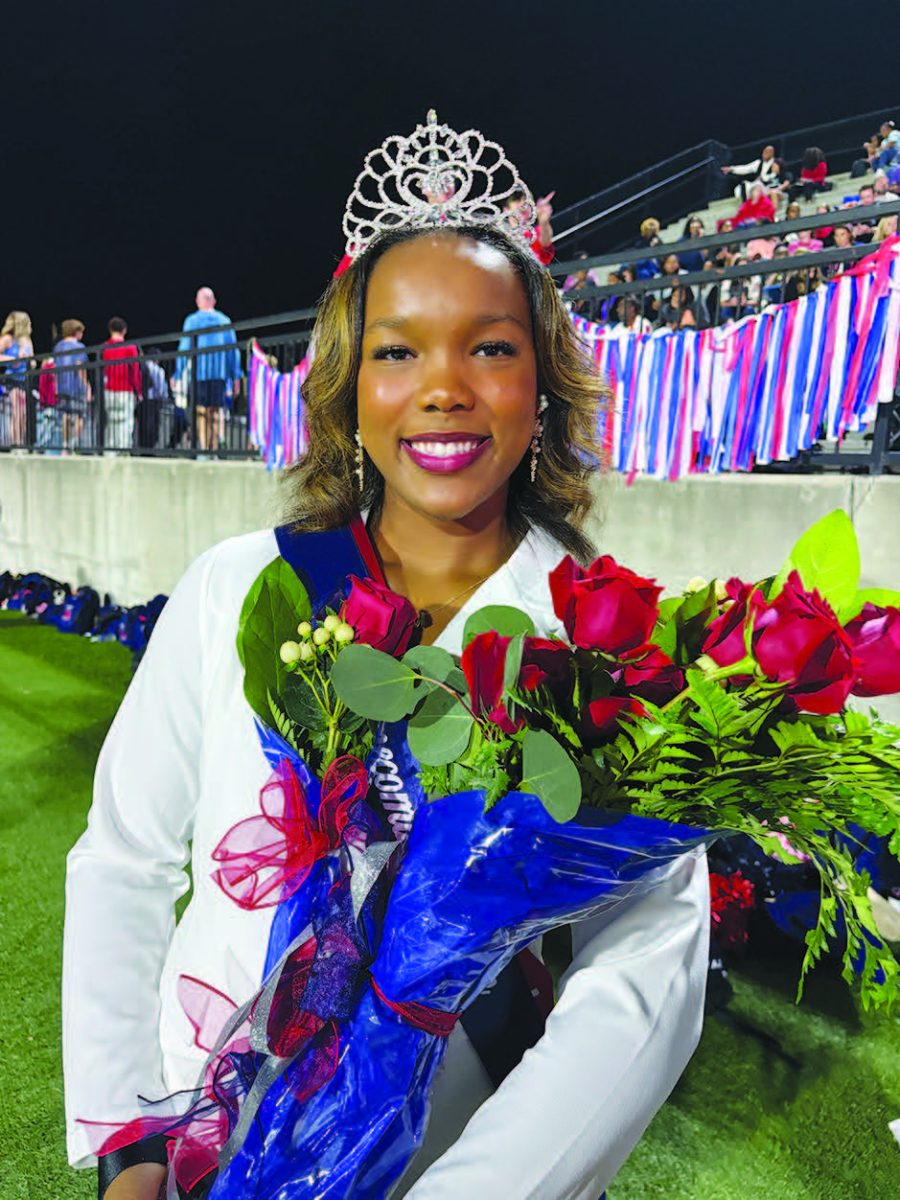 Lacy Crowned Homecoming Queen – The Coffeeville Courier